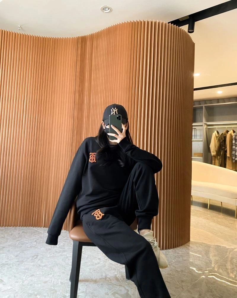 Indistinguishable Burberry Long Pants