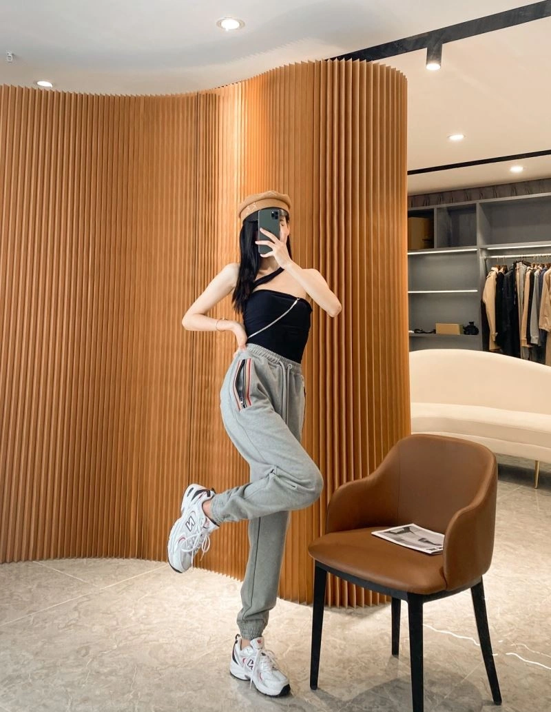 Accurate model Burberry Long Pants