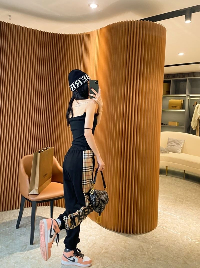 Top match Burberry Long Pants