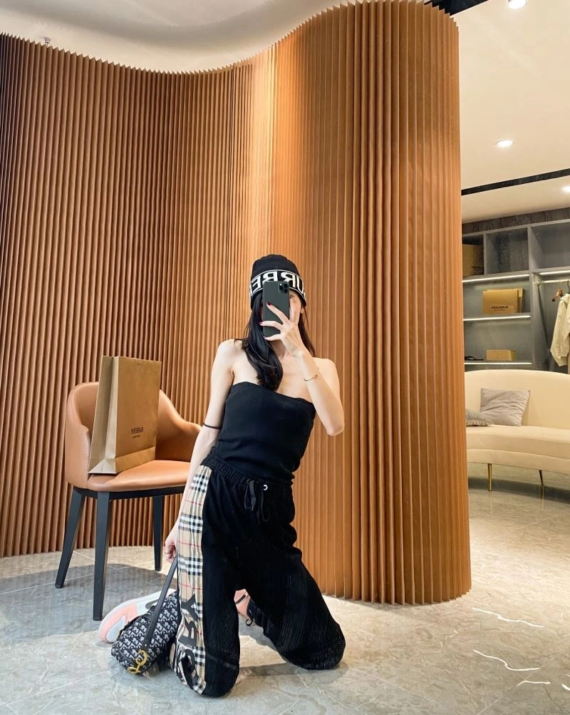 Top match Burberry Long Pants