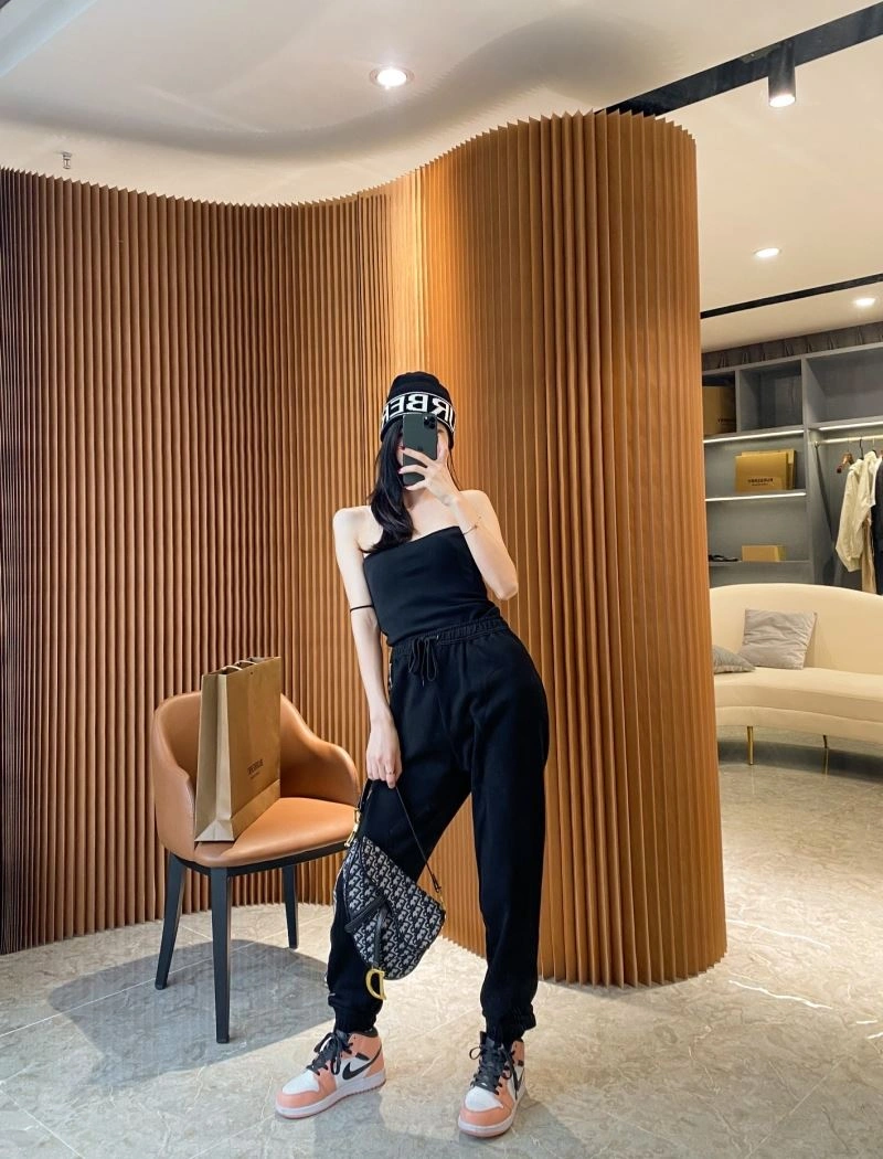 Top match Burberry Long Pants