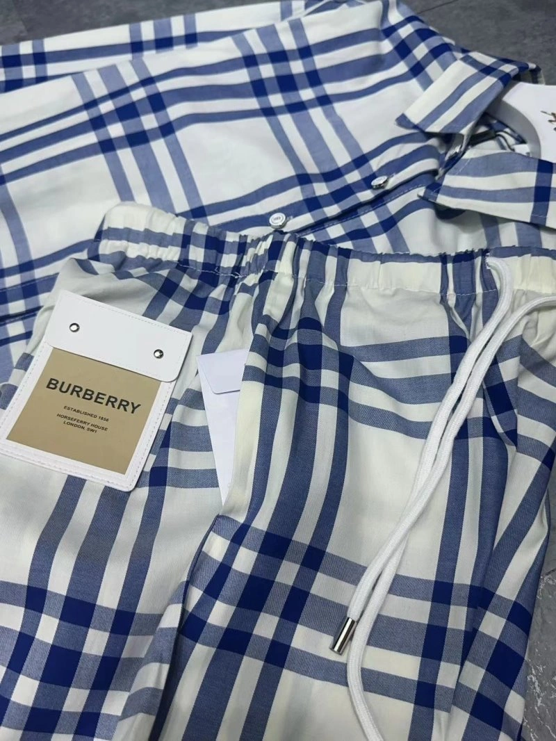 Accurate model Burberry Long Pants
