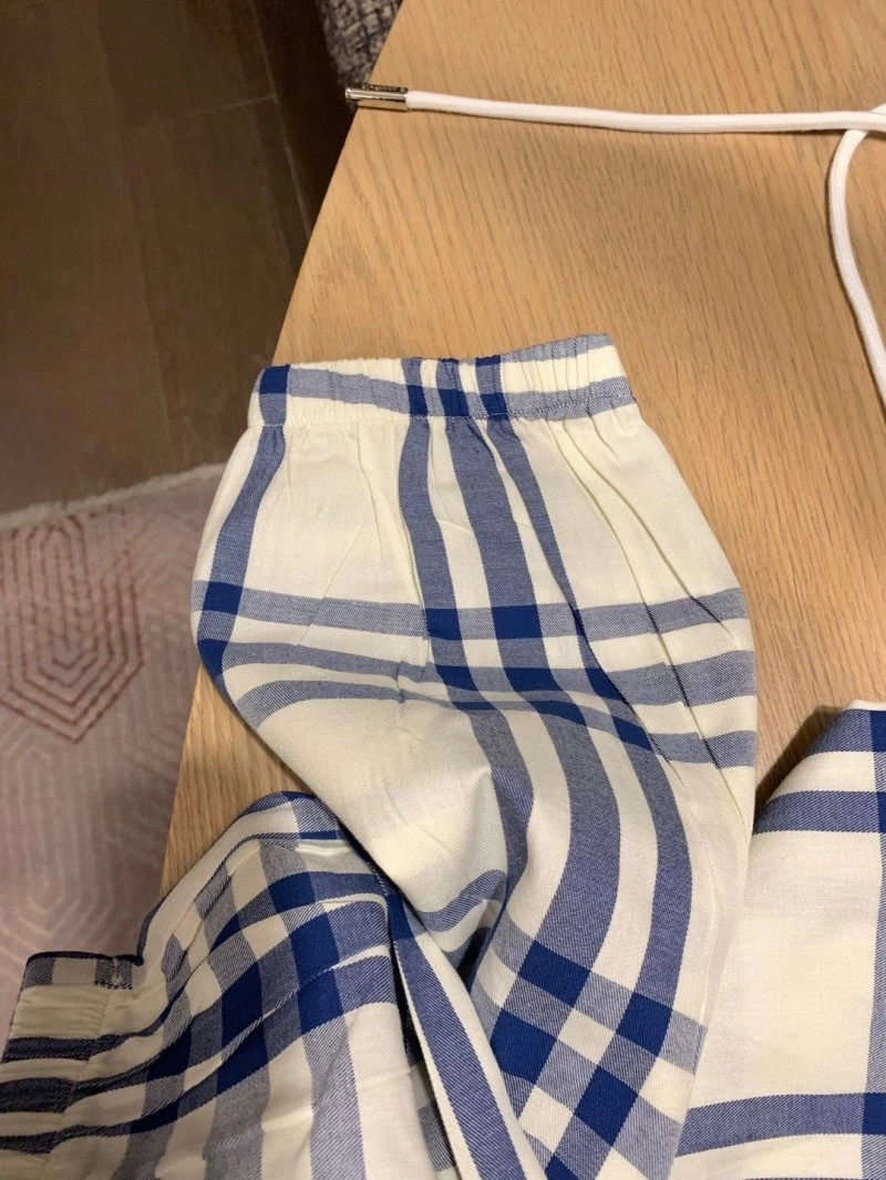 Accurate model Burberry Long Pants