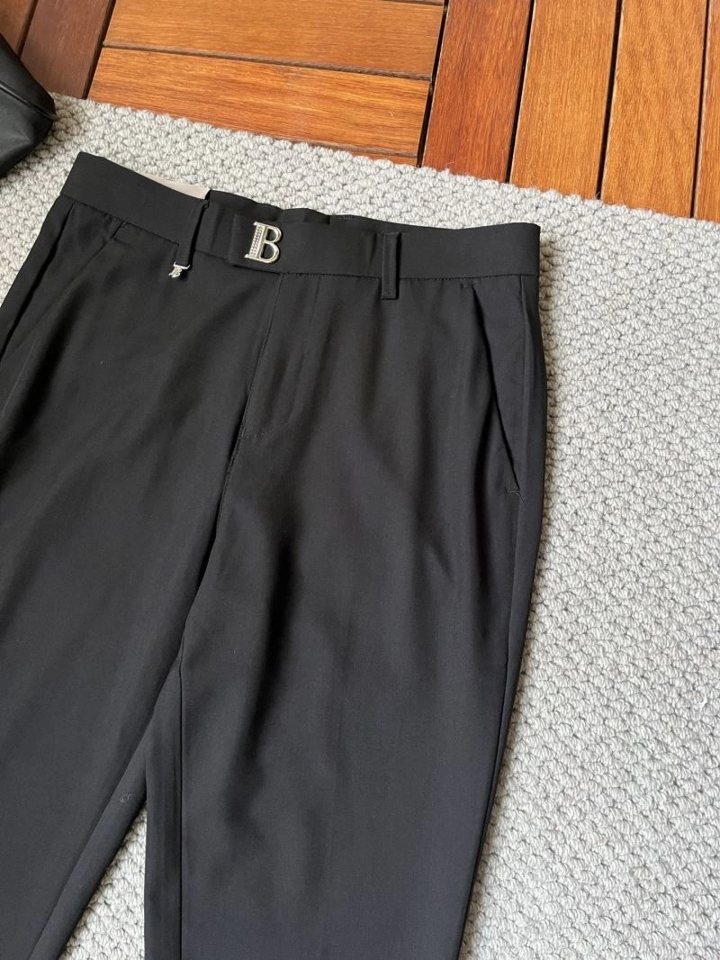 Indistinguishable Burberry Long Pants