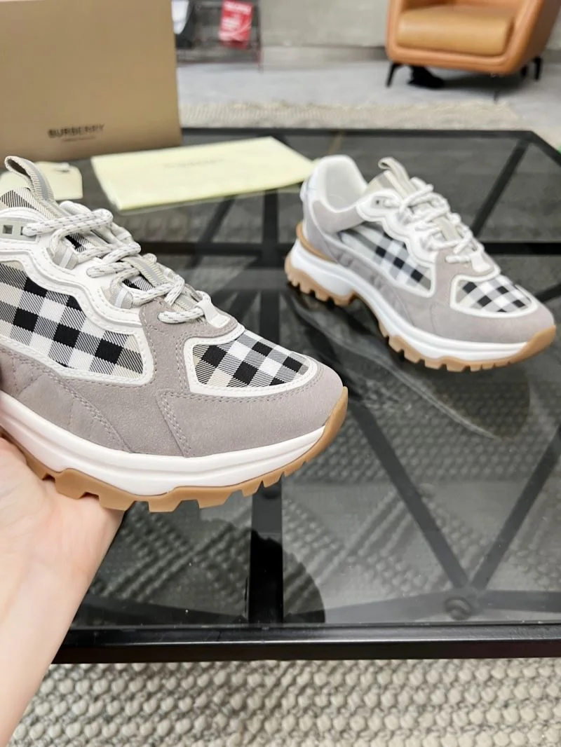Official Burberry Low Shoes