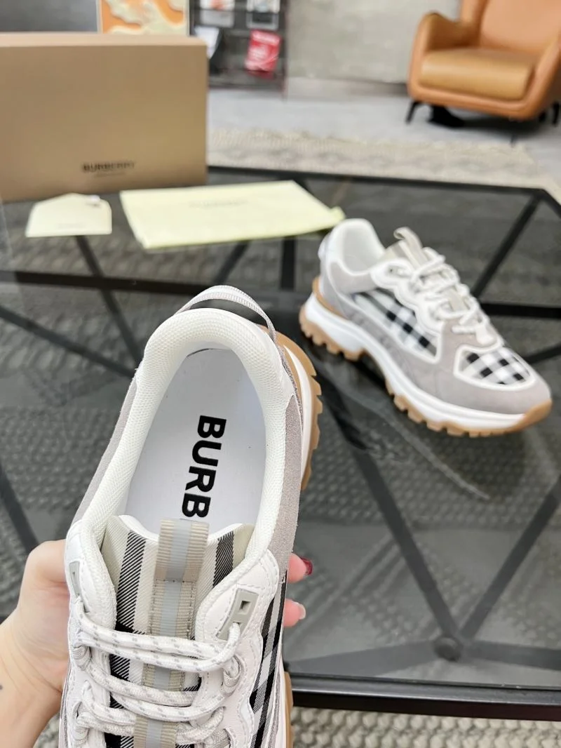Official Burberry Low Shoes
