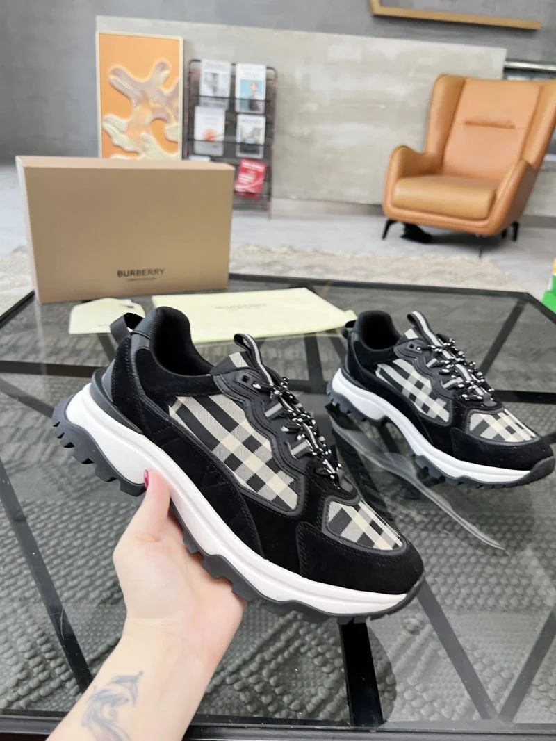 Exact replica Burberry Low Shoes