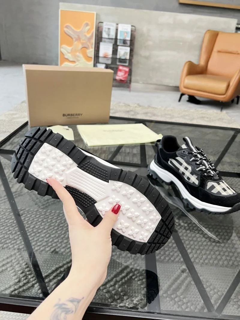 Exact replica Burberry Low Shoes