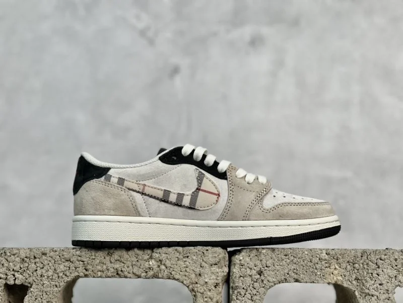 Brand-authenticated Burberry Low Shoes