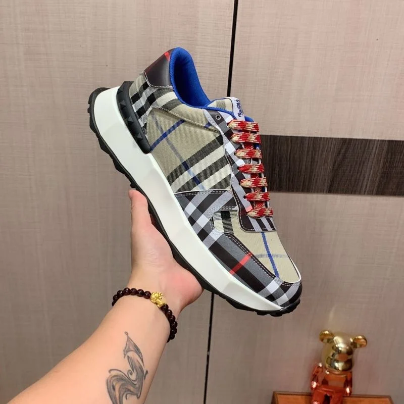 Value-priced Burberry Low Shoes