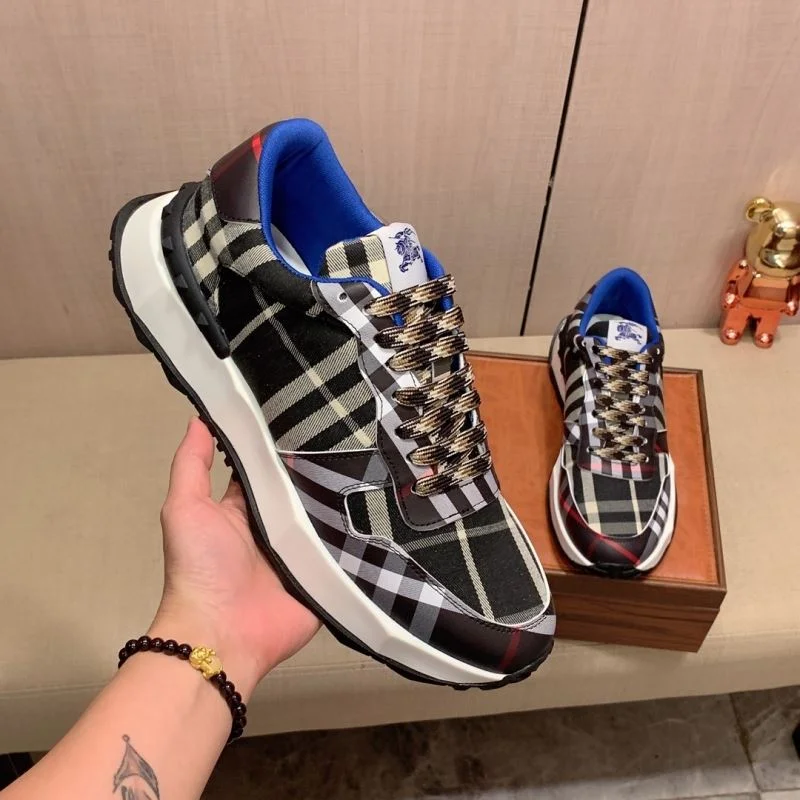 Bargain Burberry Low Shoes