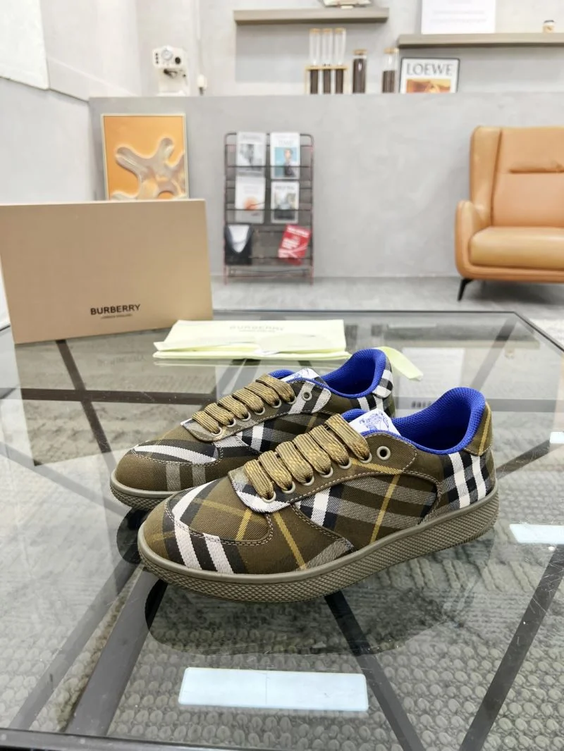 Burberry Low Shoes