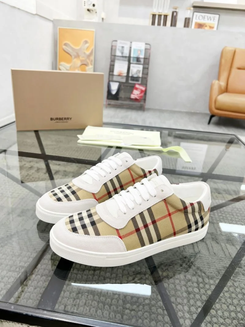 Burberry Low Shoes