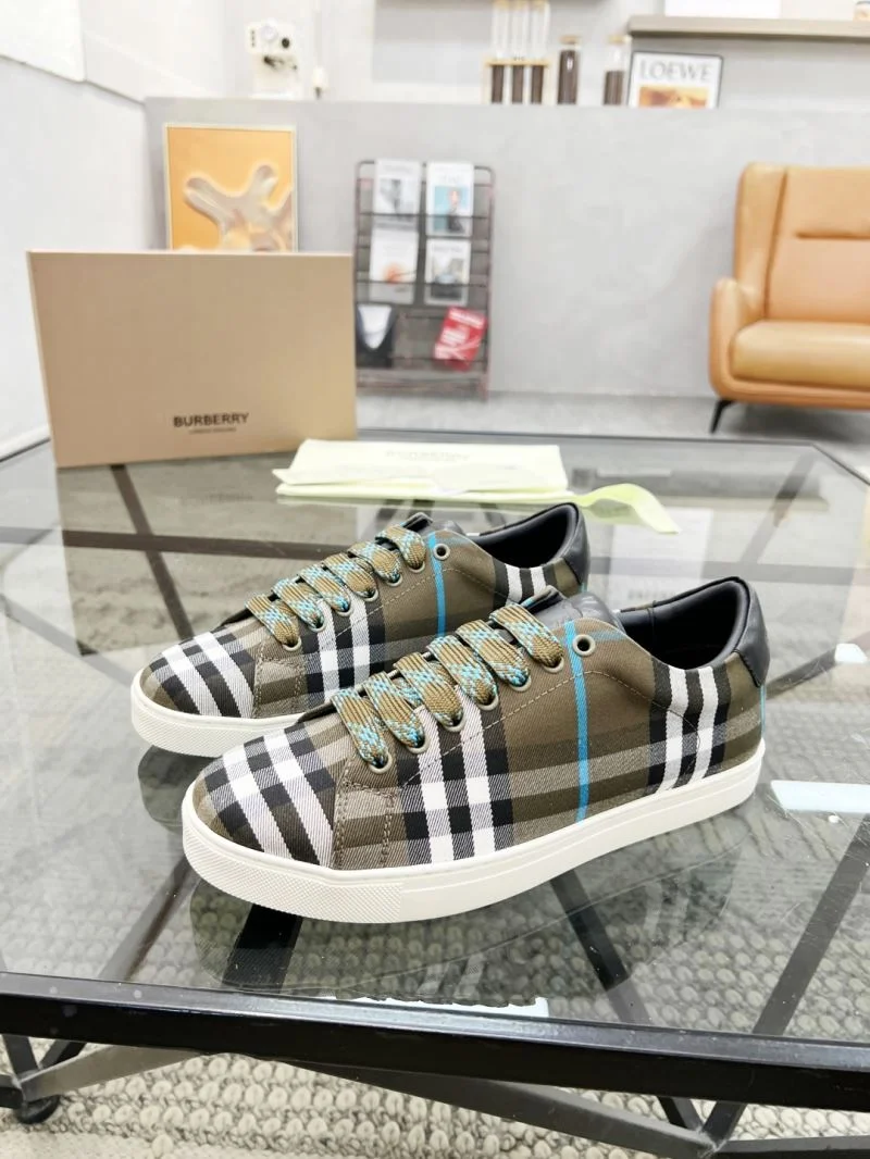 Burberry Low Shoes