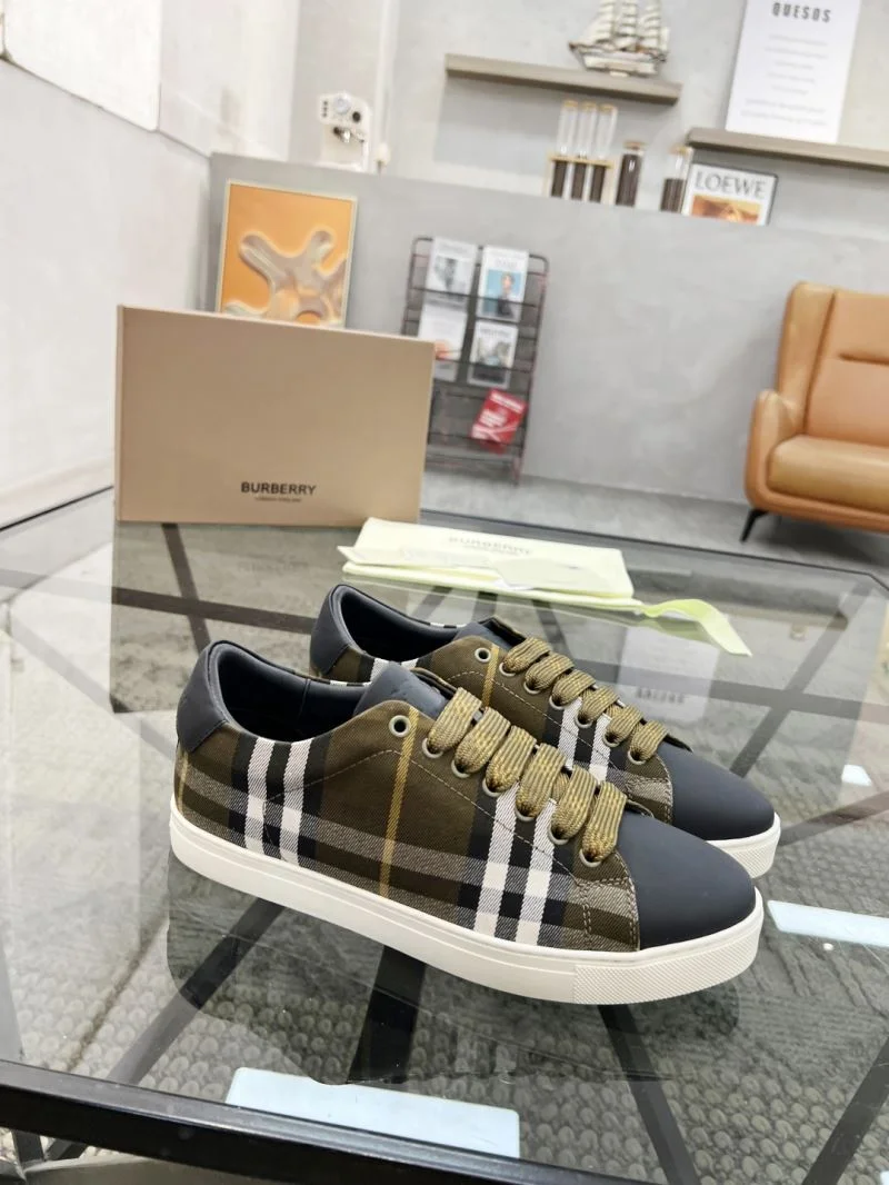 Official Burberry Low Shoes