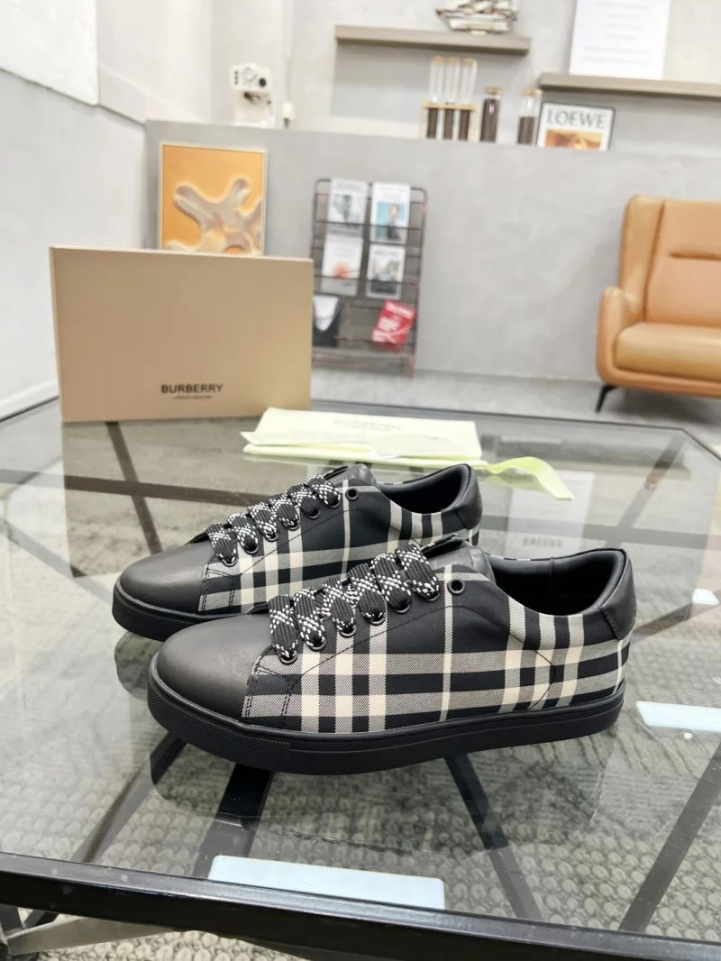 Burberry Low Shoes