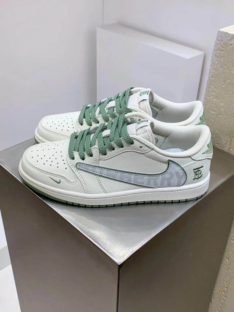 Burberry Low Shoes
