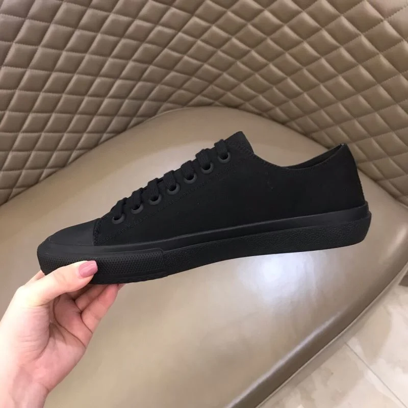 Cut-rate Burberry Low Shoes