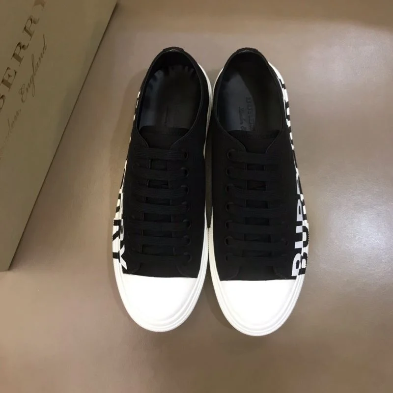 Burberry Low Shoes
