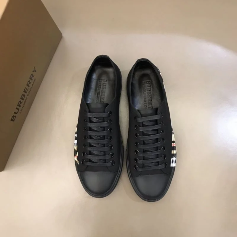 Burberry Low Shoes