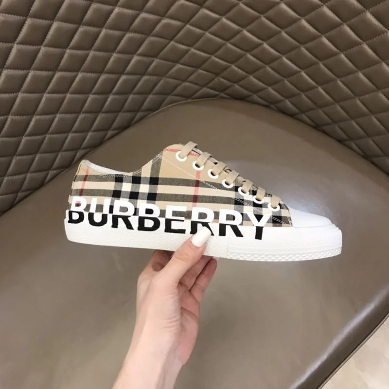 Precise copy Burberry Low Shoes