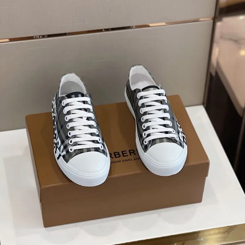 Burberry Low Shoes