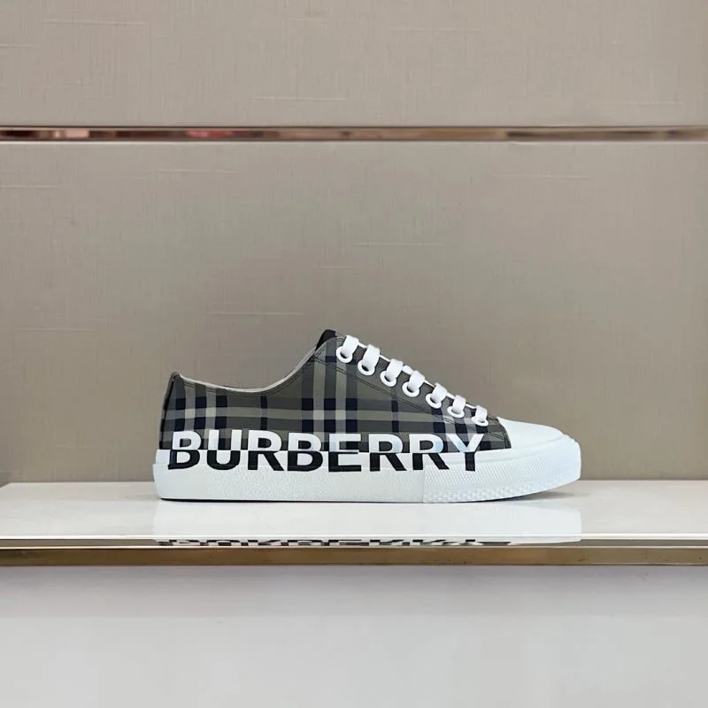 Indistinguishable Burberry Low Shoes