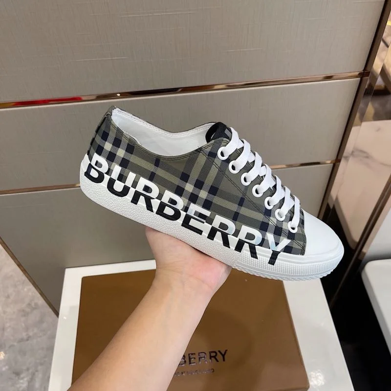 Indistinguishable Burberry Low Shoes