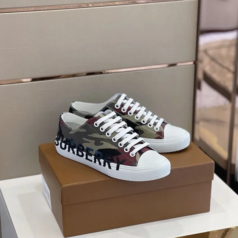Exact replica Burberry Low Shoes