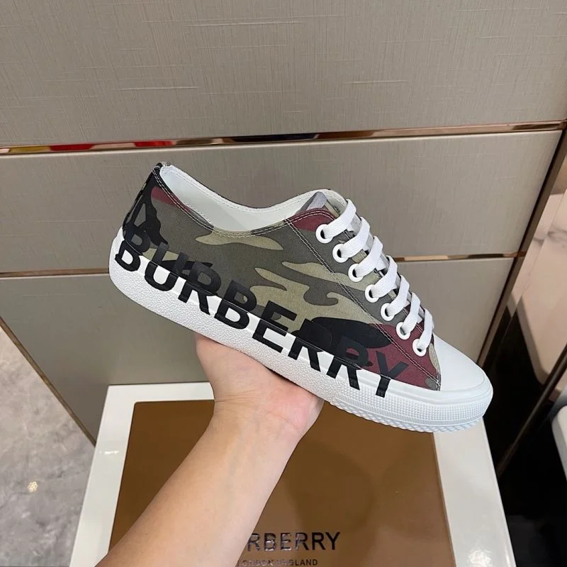 Exact replica Burberry Low Shoes