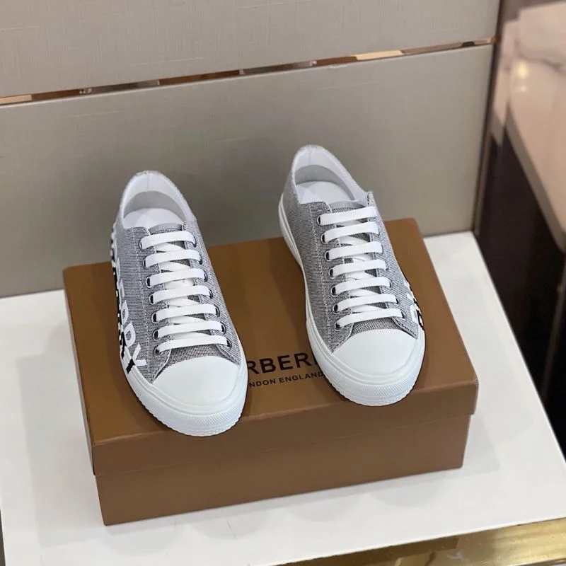 Burberry Low Shoes