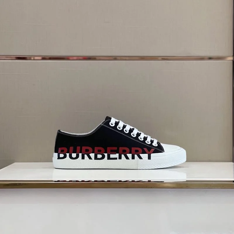 Accurate model Burberry Low Shoes