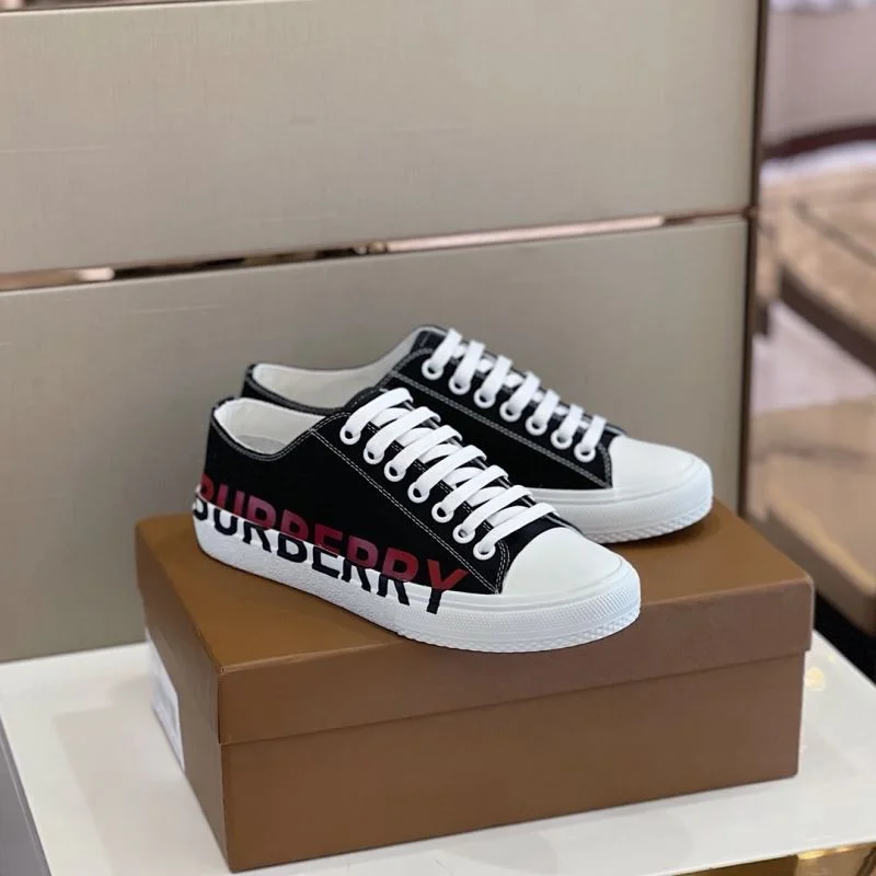 Accurate model Burberry Low Shoes