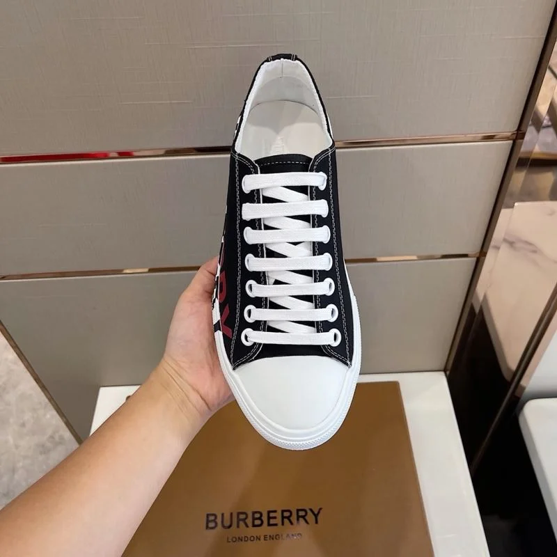 Accurate model Burberry Low Shoes