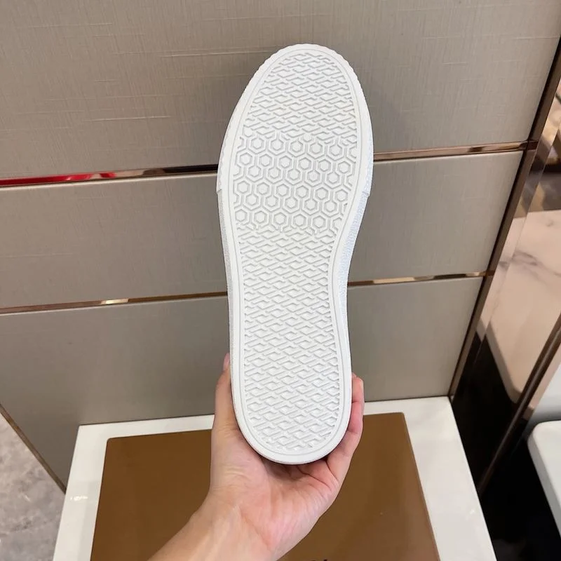Accurate model Burberry Low Shoes