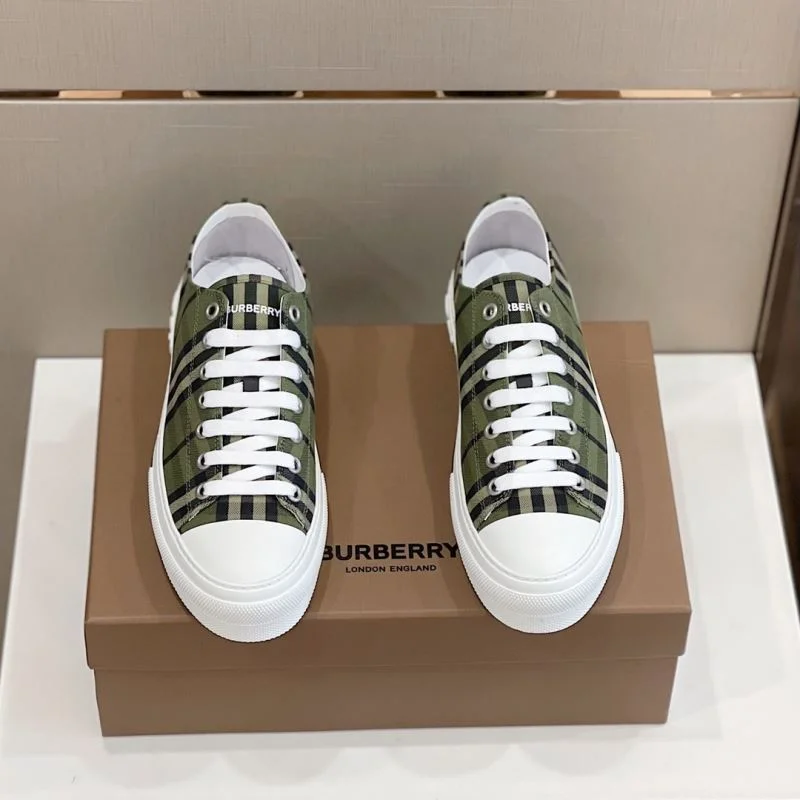 Burberry Low Shoes