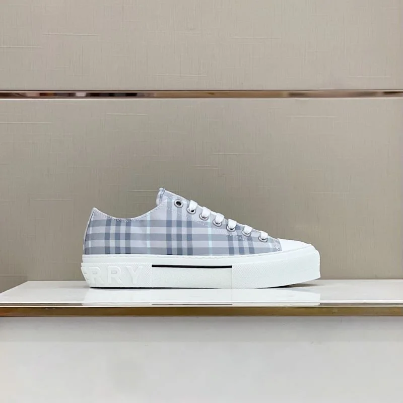 Inexpensive Burberry Low Shoes