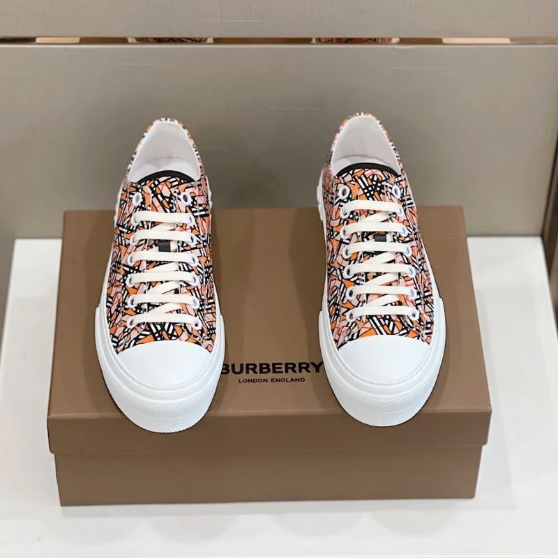 Burberry Low Shoes