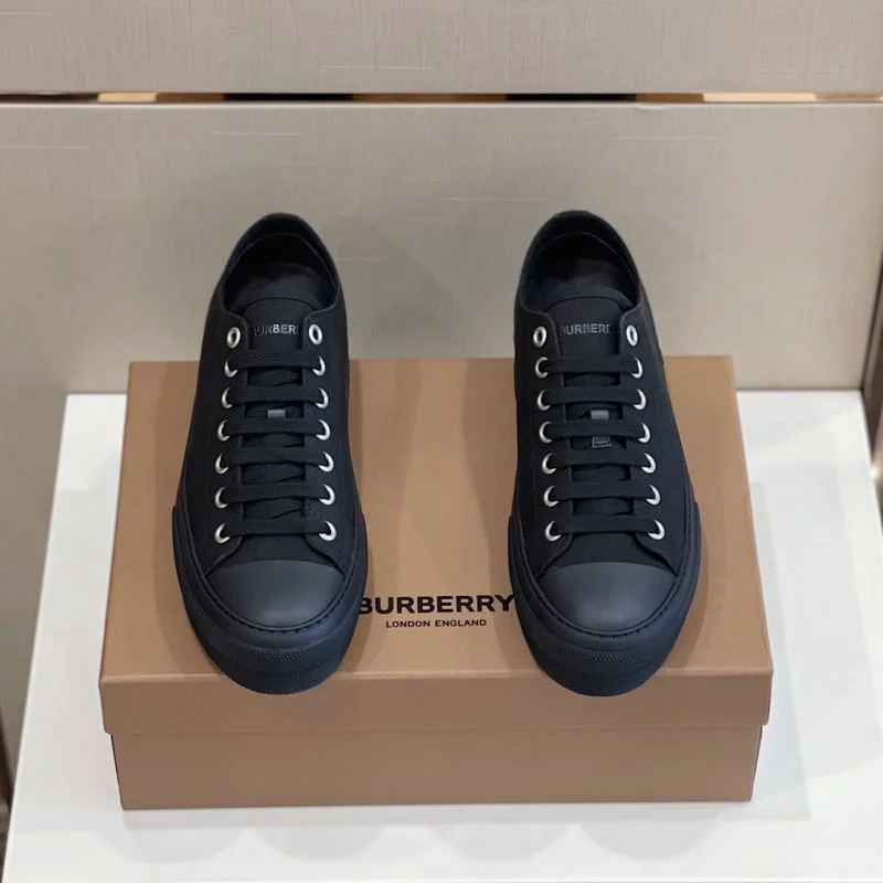 Burberry Low Shoes