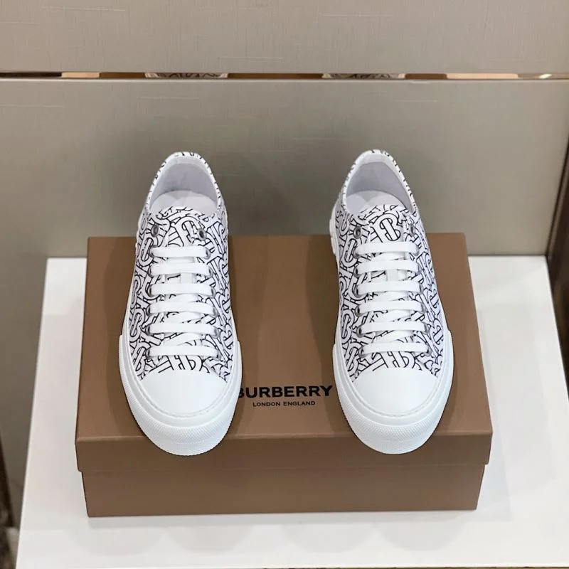 Burberry Low Shoes