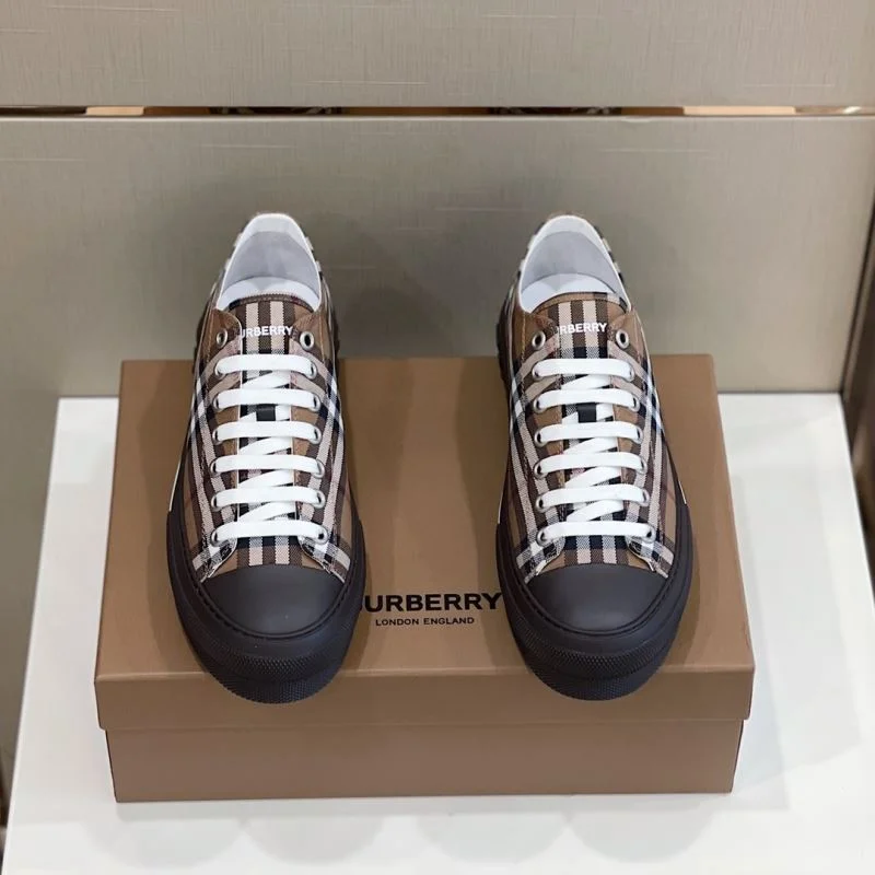 Burberry Low Shoes