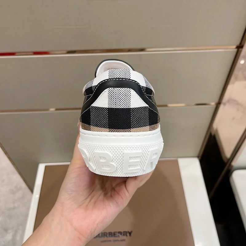 Official Burberry Low Shoes