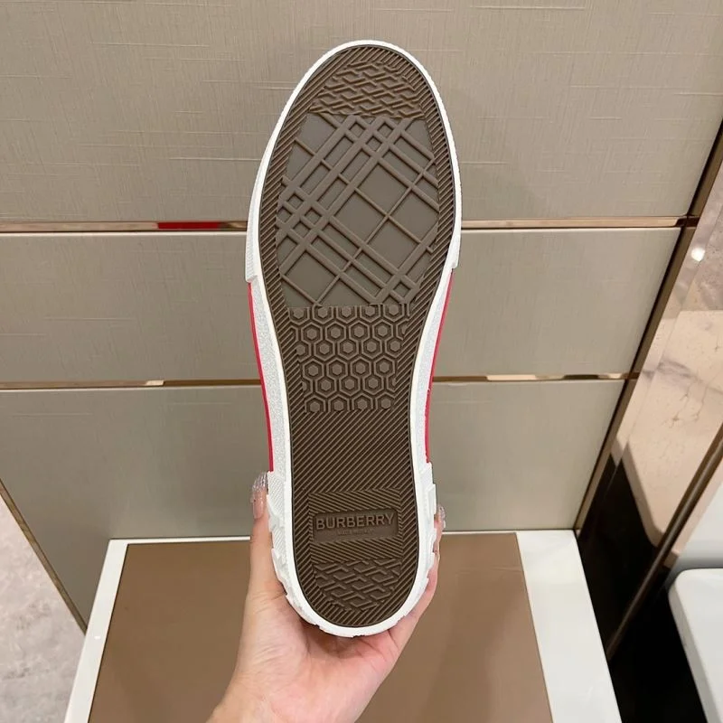Official Burberry Low Shoes
