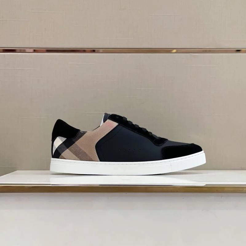 Bargain Burberry Low Shoes