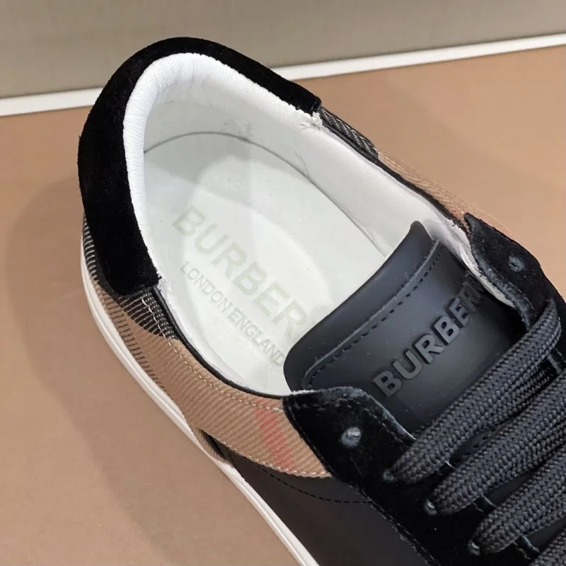 Bargain Burberry Low Shoes