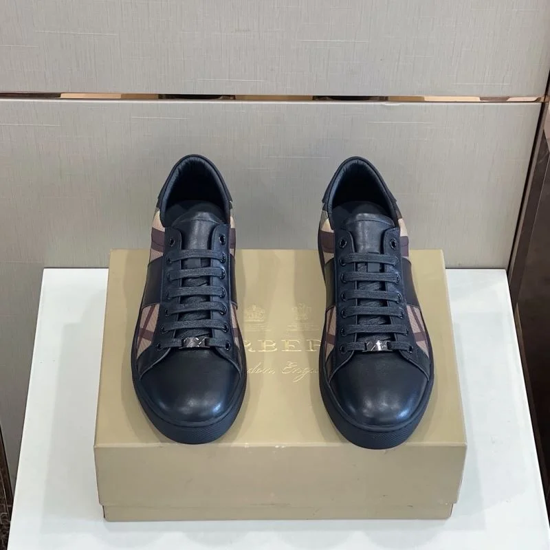 Burberry Low Shoes