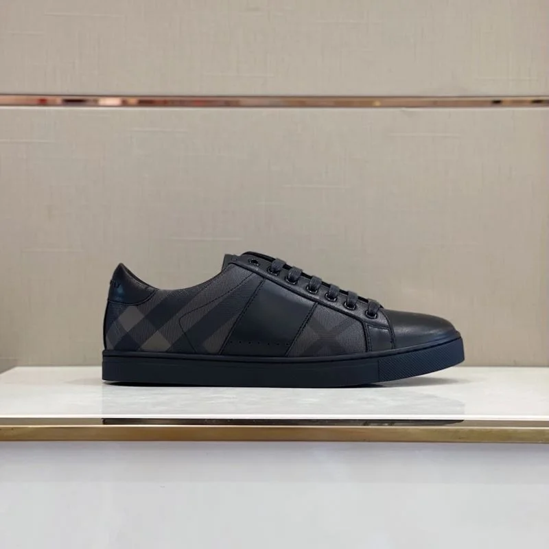 Reasonably priced Burberry Low Shoes