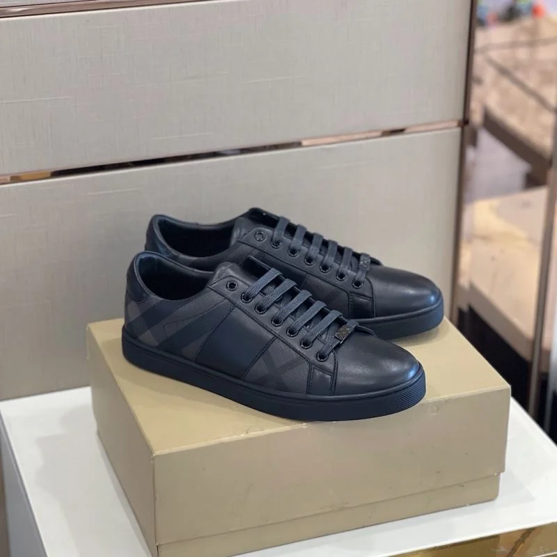 Reasonably priced Burberry Low Shoes