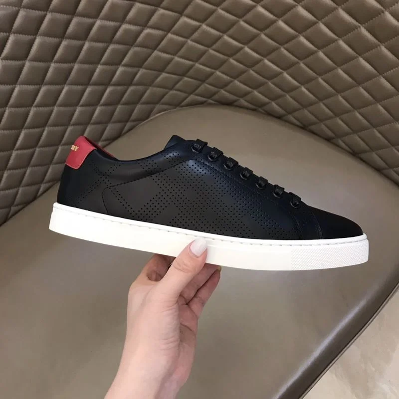 Low-cost Burberry Low Shoes
