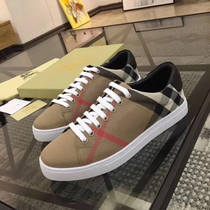 High fidelity Burberry Low Shoes